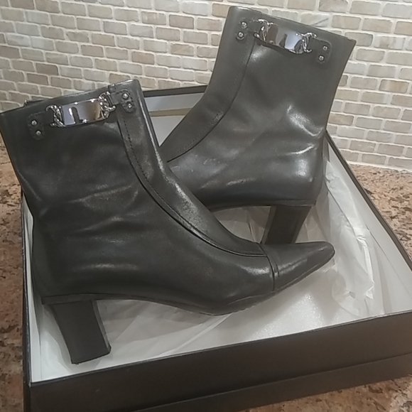 Apostrophe | Shoes | Like New Apostrophe Leather Ankle Boots | Poshmark
